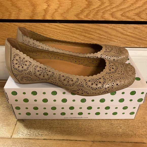 Earthies | Shoes | Earthies Bindi Leather Flats | Poshmark